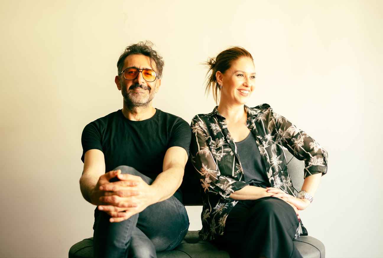 Evrim Alasya ve Serdar Aslan’dan “Başka Hayatlar” şarkısı geliyor ...